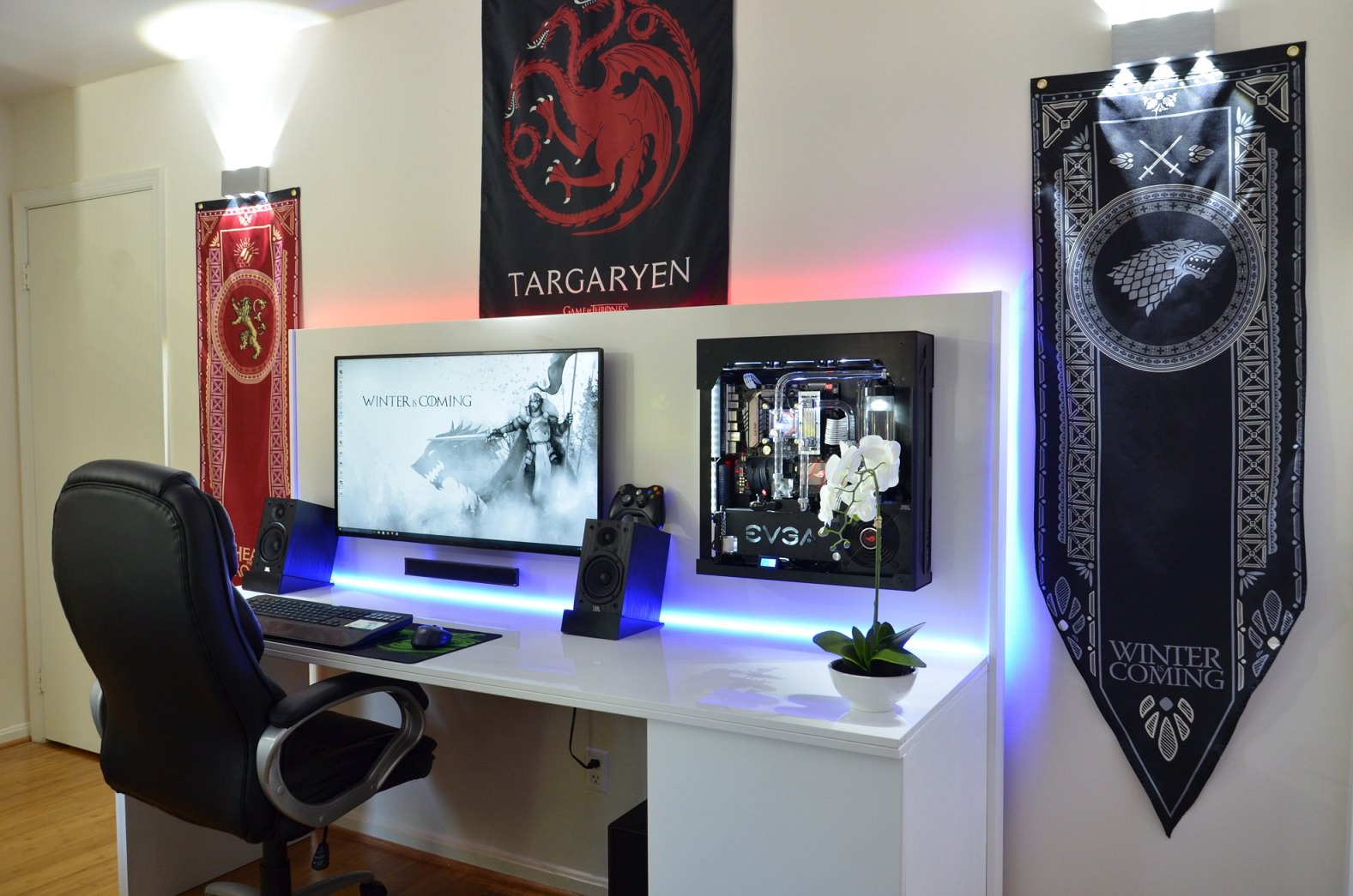 22 Awesome Gaming Battlestations / PC Setups Man Cave Mafia